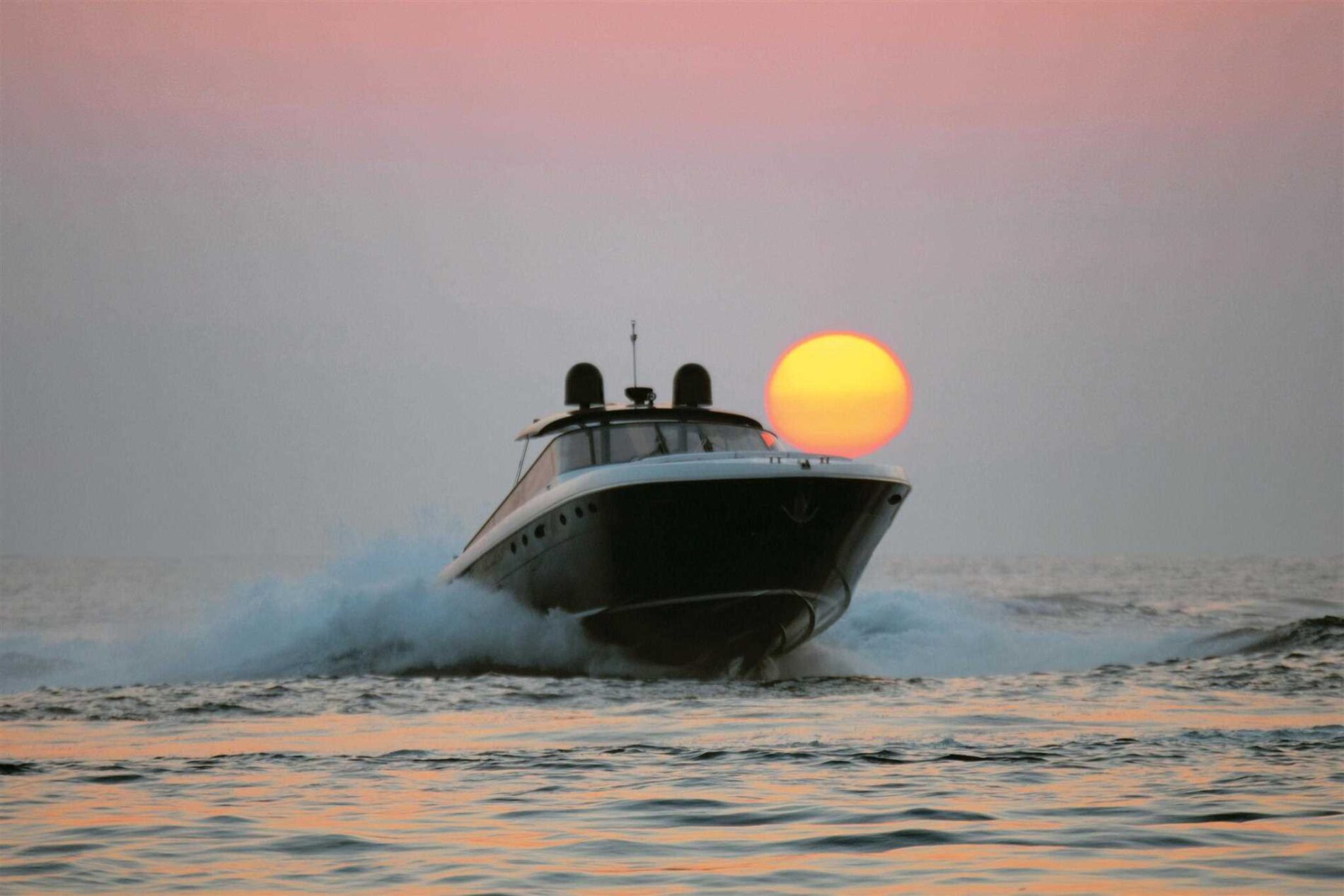 Itama 75 – MennYacht – Your Yachting Partner