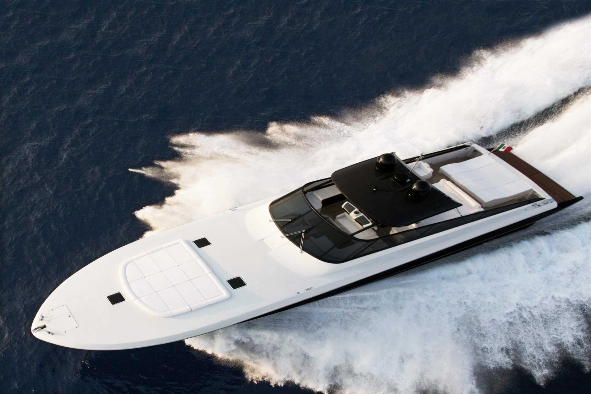 Itama 75 – MennYacht – Your Yachting Partner