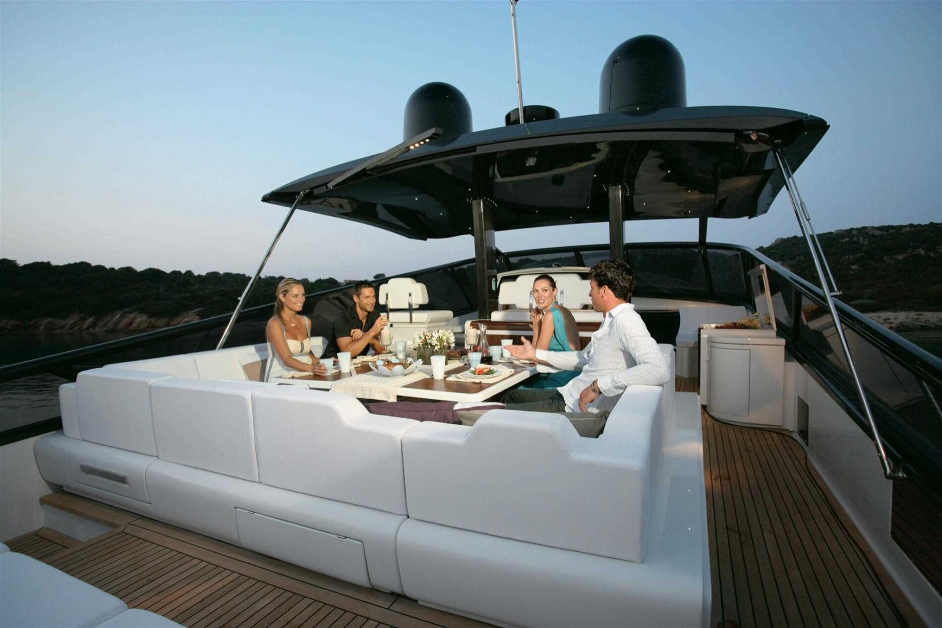 Itama 75 – MennYacht – Your Yachting Partner