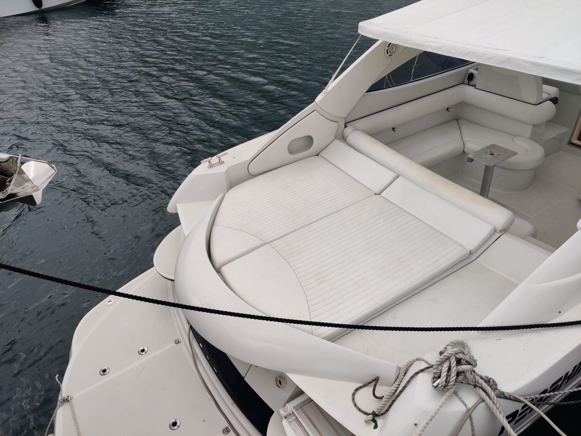 Pershing 37 – MennYacht – Your Yachting Partner