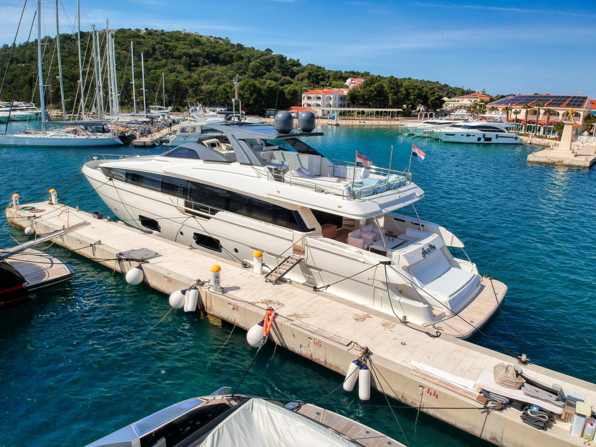 Ferretti 960 #16 ”Familia” – MennYacht – Your Yachting Partner