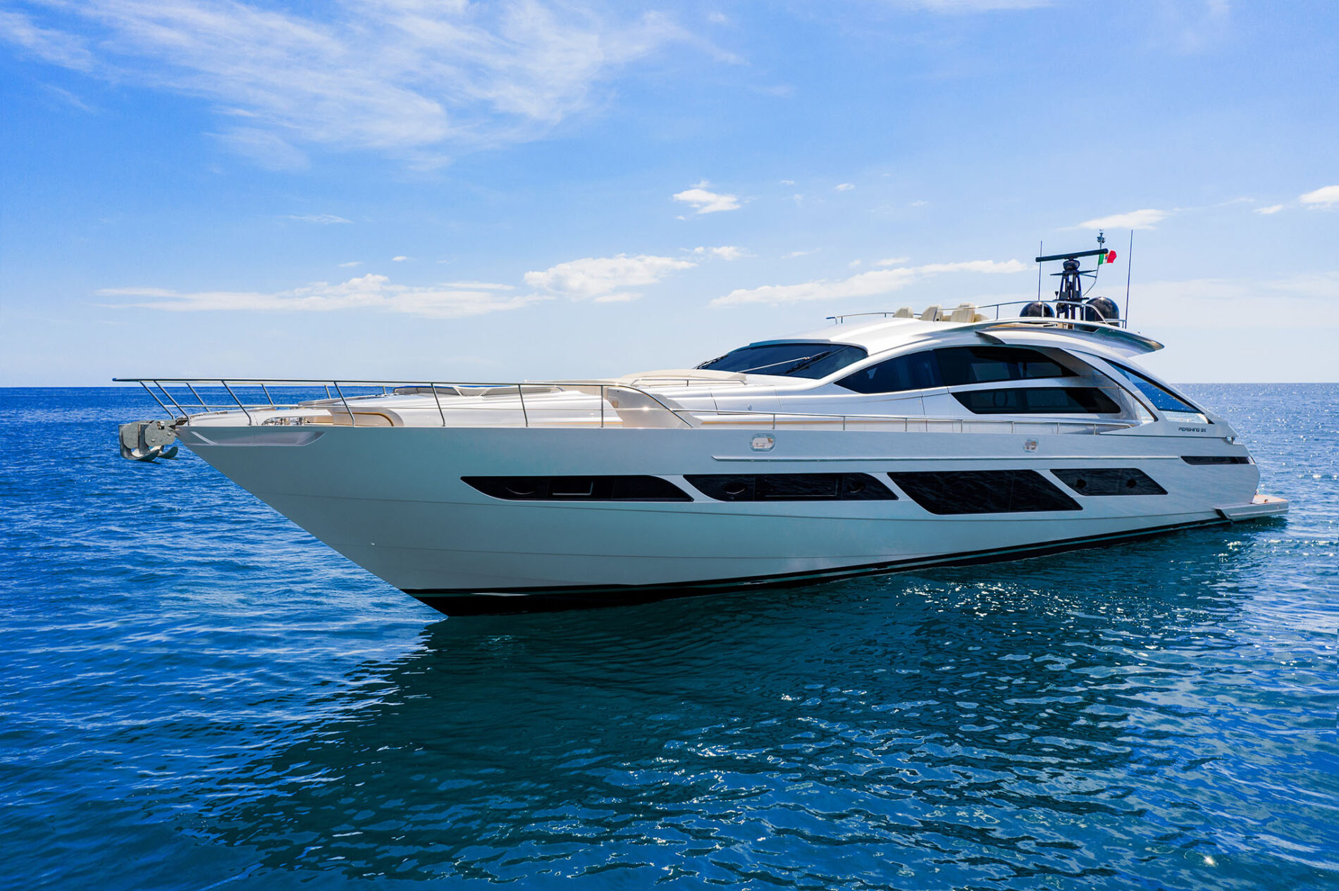 Pershing 9X – MennYacht – Your Yachting Partner