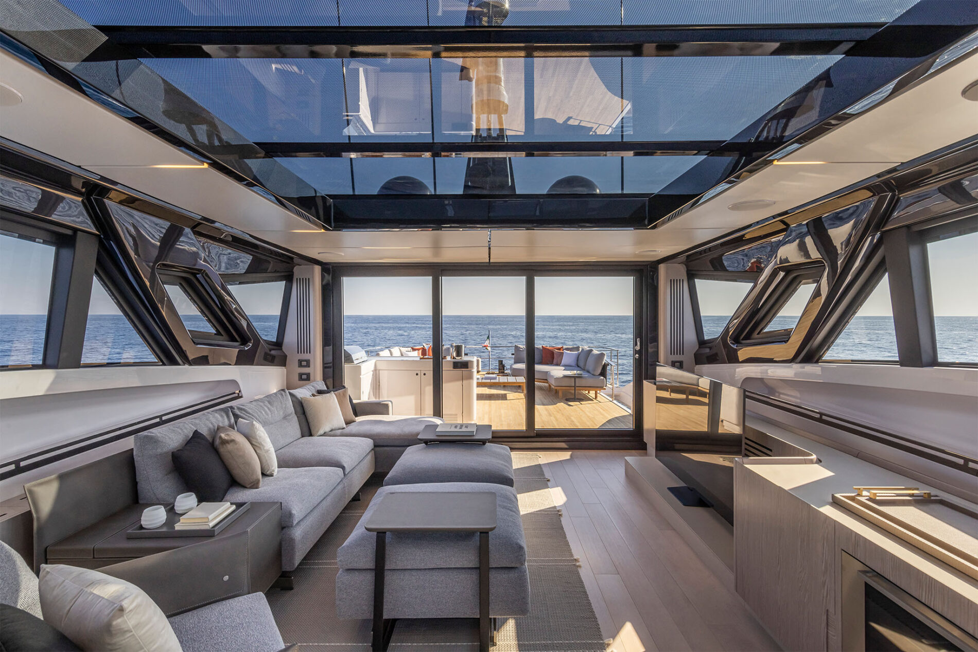 Ferretti Yachts 1000 SkyDeck New – MennYacht – Your Yachting Partner