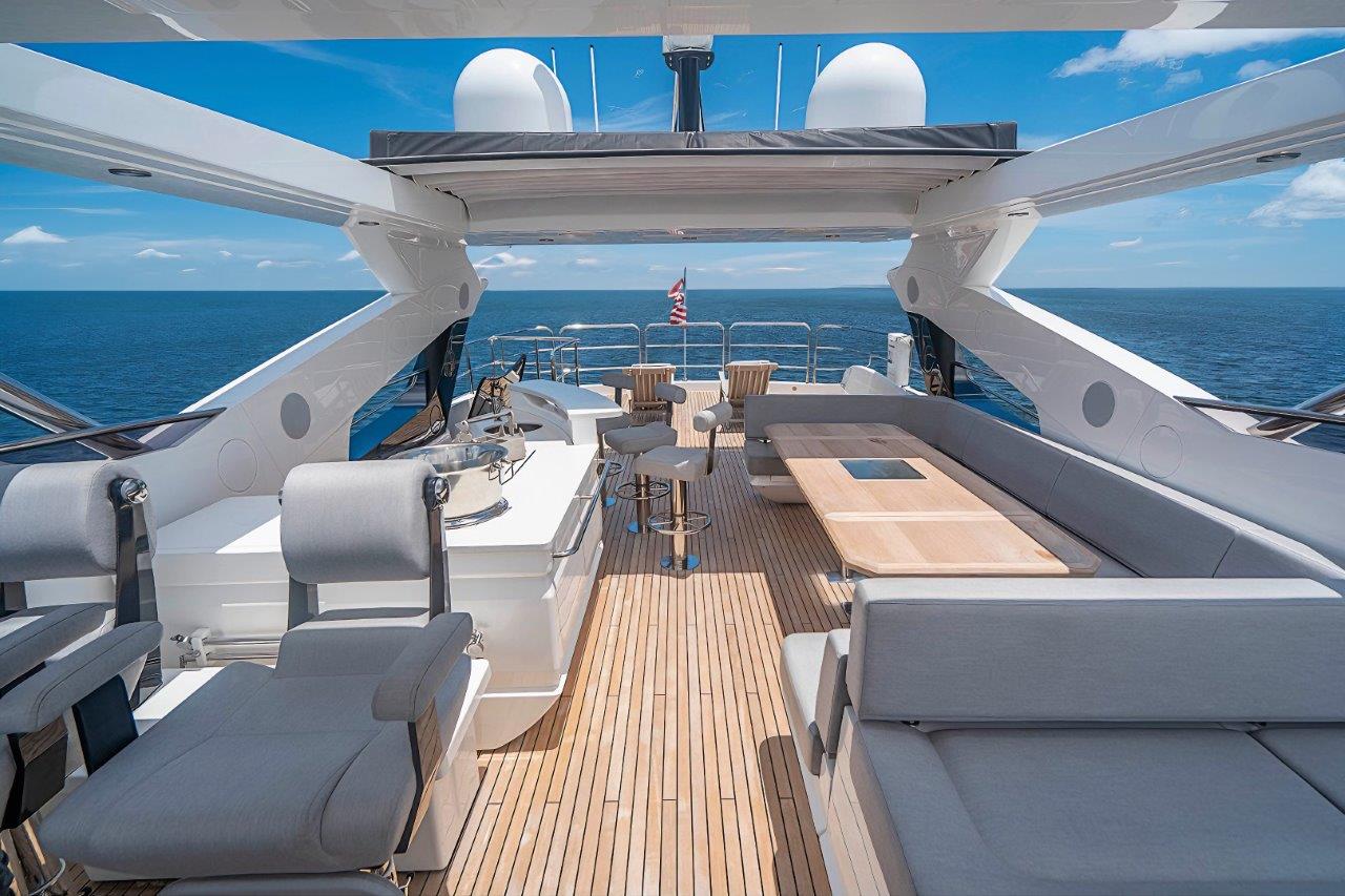 Sunseeker 95 “QUANTUM” – MennYacht – Your Yachting Partner