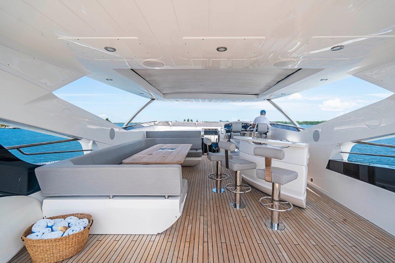 Sunseeker 95 “QUANTUM” – MennYacht – Your Yachting Partner
